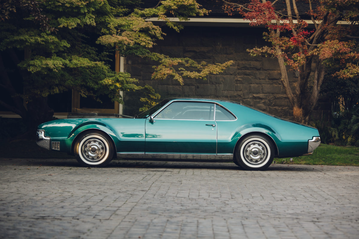 8 Classic Muscle Cars for Your Garage| Better Homes & Gardens Real Estate
